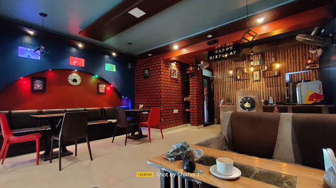TEAHOLIC CAFE - Couple Zone Teaholic cafe, Sindhi Colony, Sector-E ...